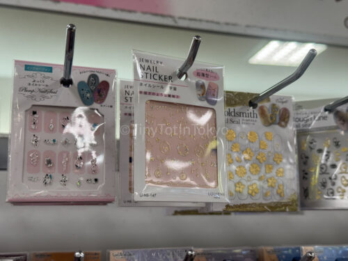 100 Yen (Dollar) Store in Japan — Affordable Souvenirs and Must-Buys ...