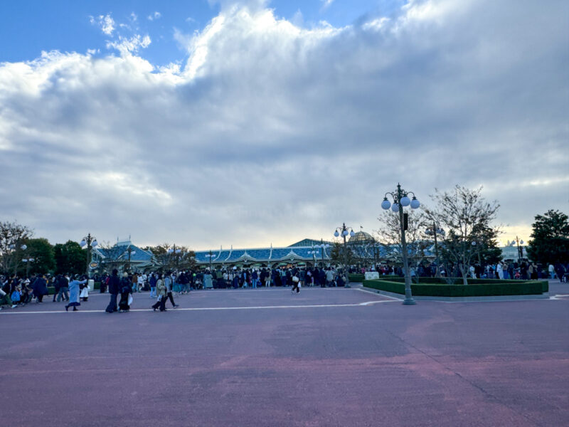 Tokyo Disney Tips: Guide for What to Know Before You Go - Tiny Tot In Tokyo